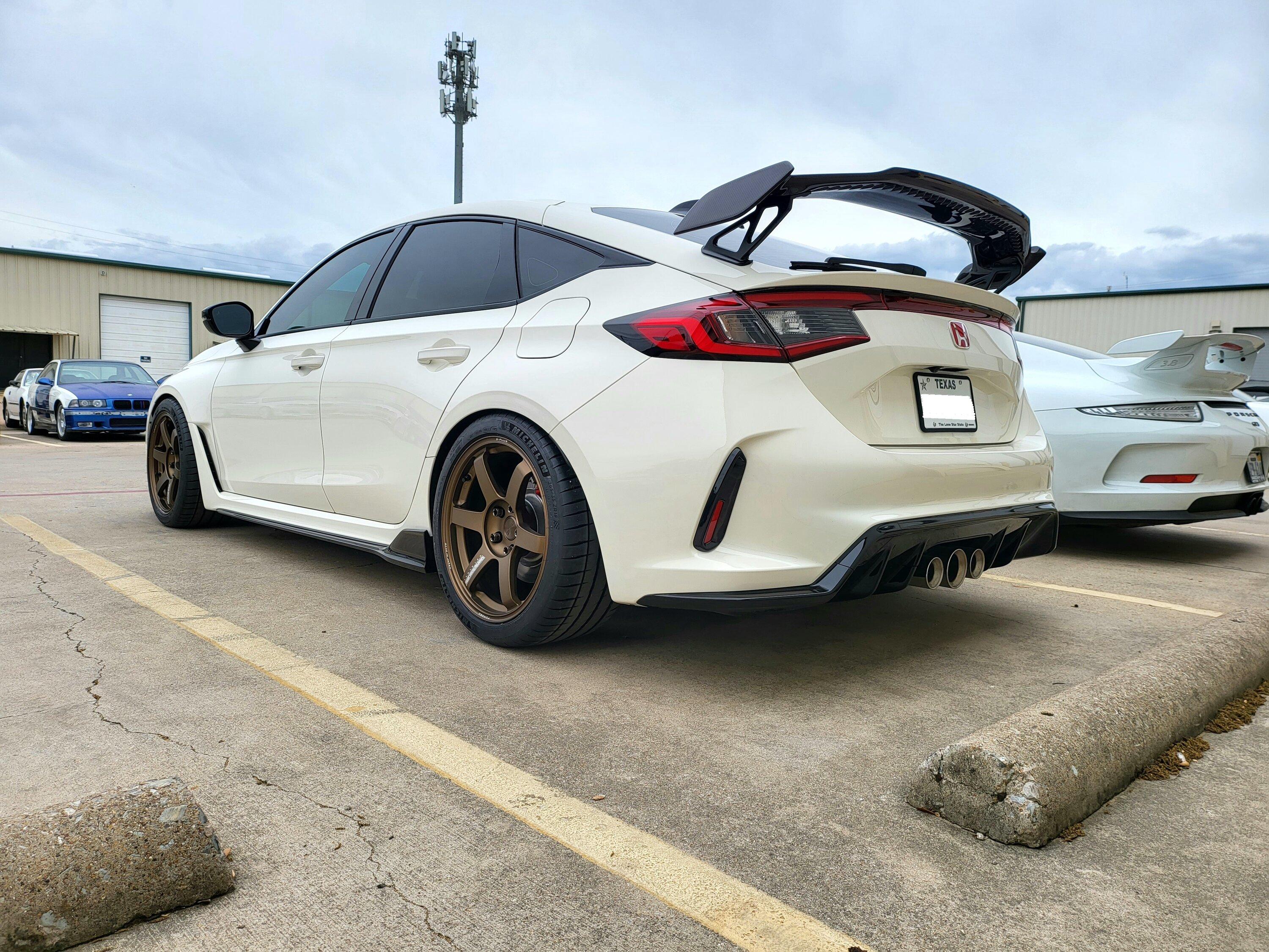 Championship White FL5 943 Build CivicXI 11th Gen Civic Type R