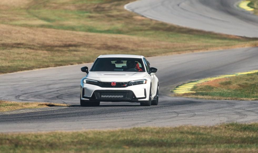 FL5 Civic Type R at C&D Lightning Lap 2023 -- lap time beats FK8 by 1.9 ...