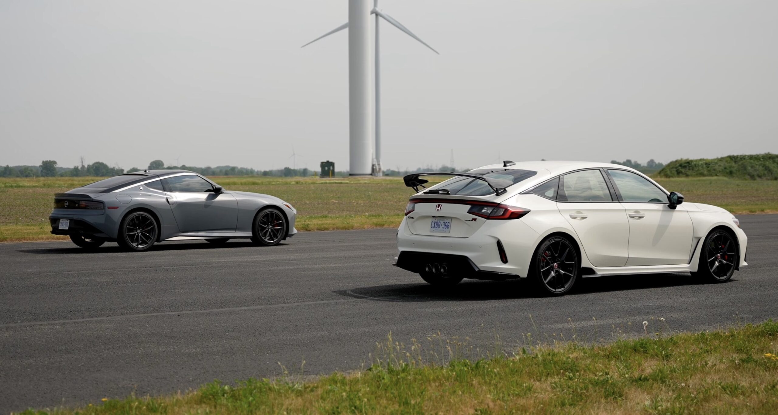 Type R FL5 vs. Nissan Z and Hyundai Elantra N -- drag and roll race ...